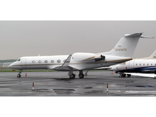 Charter N144PK - Outlier