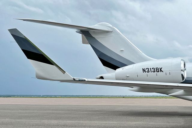 Charter N313BK - Outlier