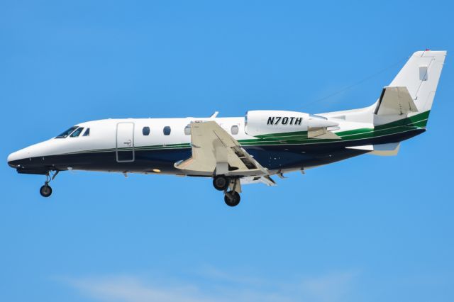 Charter N70TH - Outlier