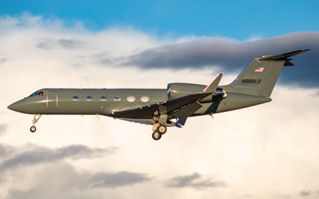 Charter N888LD - Outlier
