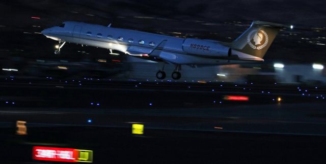 Charter N898CE - Outlier