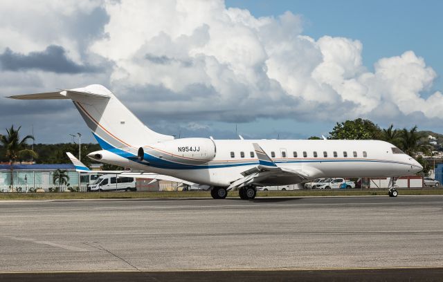 Charter N954JJ - Outlier